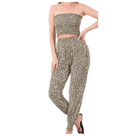 Zenana Outfitters | Pants & Jumpsuits | Nwt Zenana Leopard Smocked Tube ...
